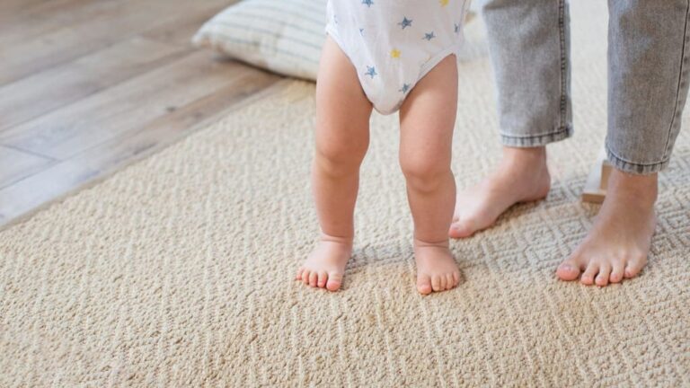 Cómo debe ser el calzado infantil según la edad – Clínica Pegadas